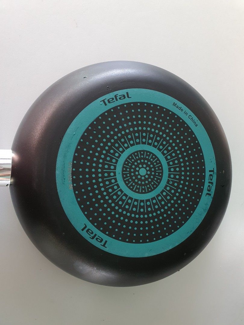 Tefal Fry Pan 26cm, TV & Home Appliances, Kitchen Appliances, BBQ, Grills & Hotpots on Carousell