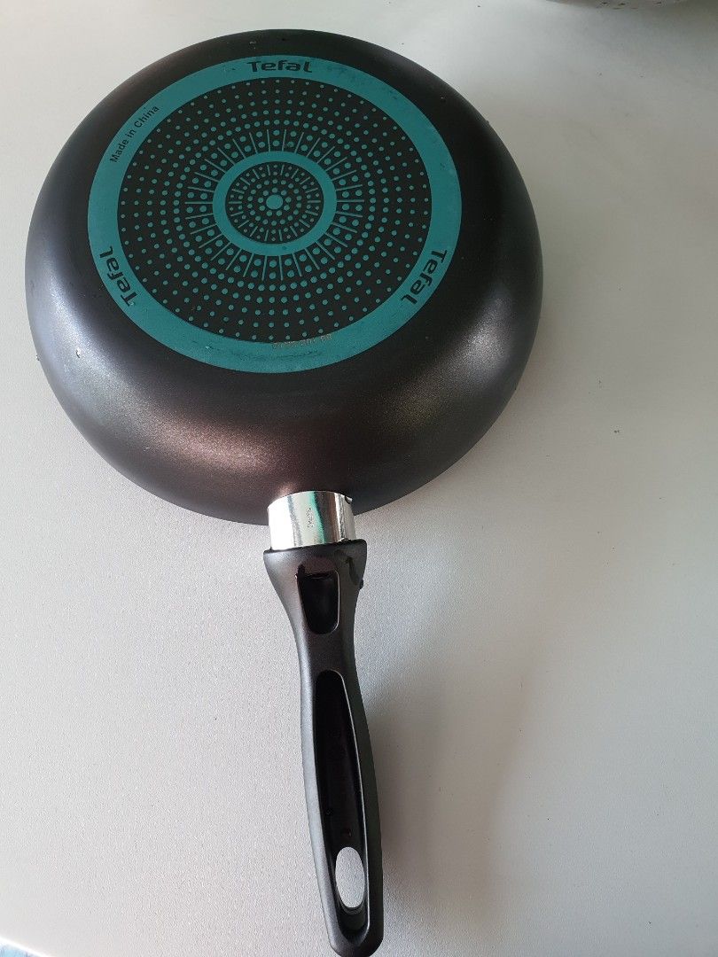 Tefal Fry Pan 26cm, TV & Home Appliances, Kitchen Appliances, BBQ, Grills & Hotpots on Carousell