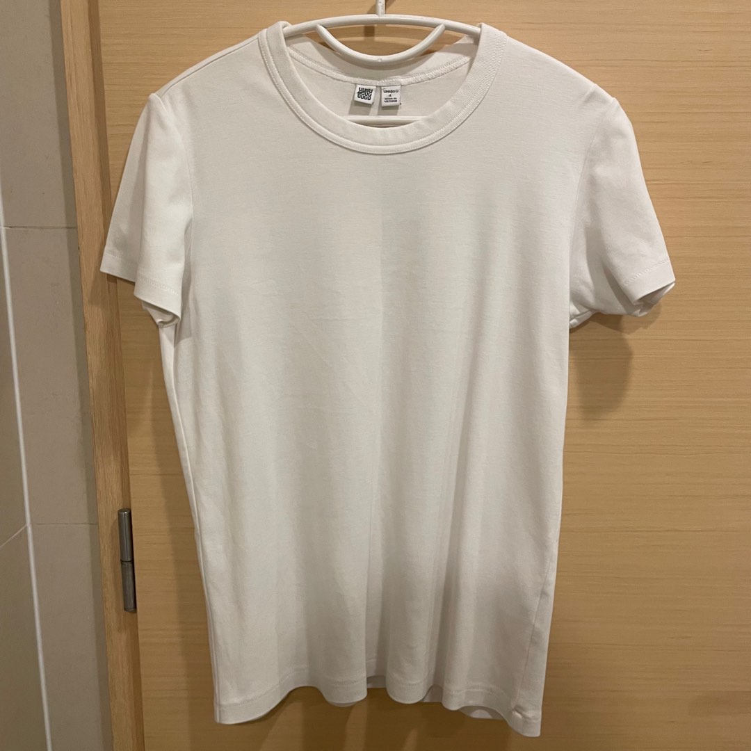 Uniqlo plain white tee, Women's Fashion, Tops, Shirts on Carousell
