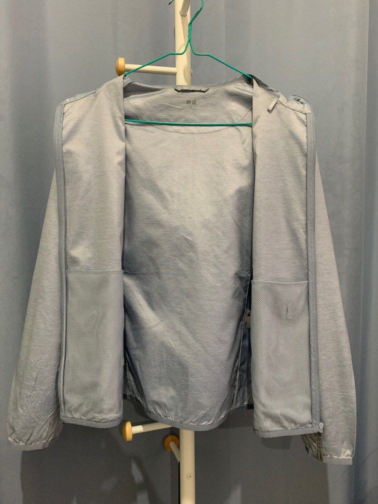 UNIQLO RUNNING LIGHT SERIES, Fesyen Wanita, Pakaian Wanita, Baju Luaran ...