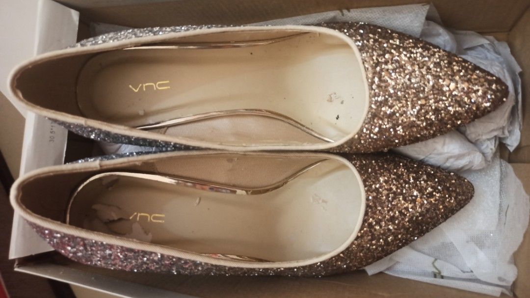 Vincci Metalic Silver Gold Shoes, Fesyen Wanita, Sepatu di Carousell