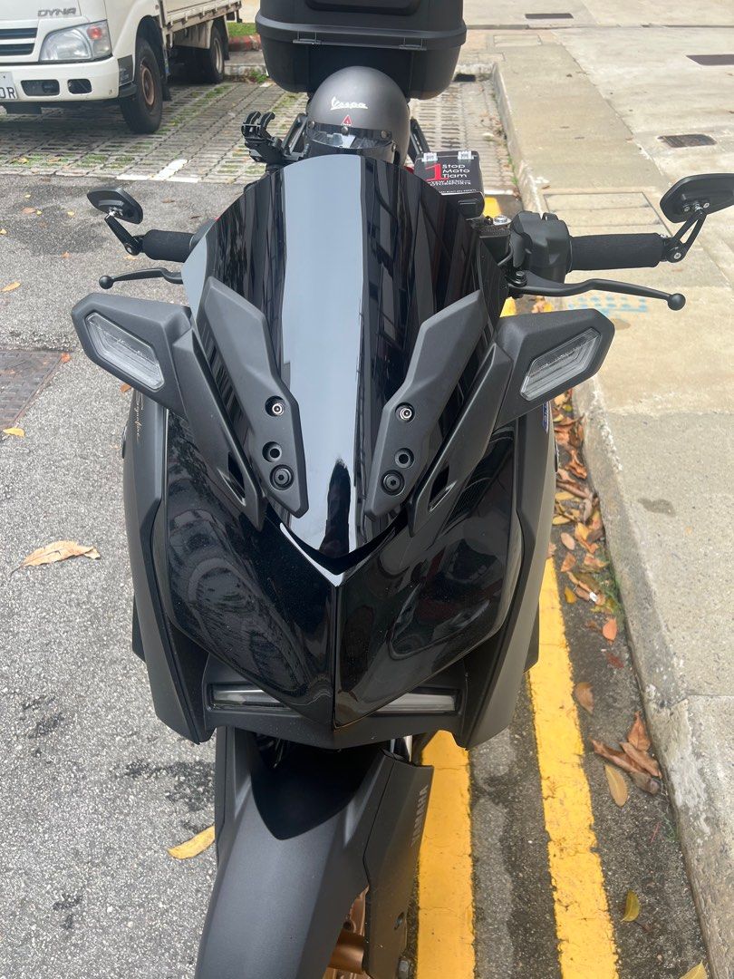 Xmax v2 / xmax 2023 sport windshield, Motorcycles, Motorcycle ...