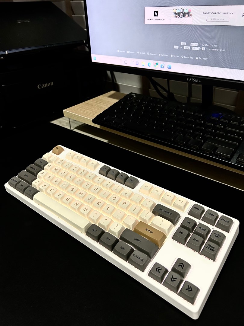 87% TKL custom mechanical keyboard (White grey gold XDA keycaps ...