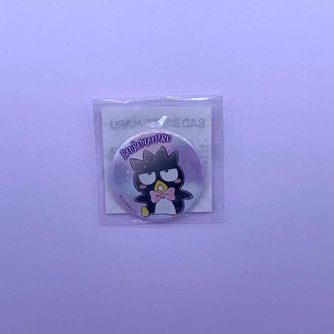 日版 Sanrio XO Bad Badtz Maru 閃閃造型 細 圓形 襟章 Badge, 興趣及遊戲, 收藏品及紀念品, 明星周邊 ...