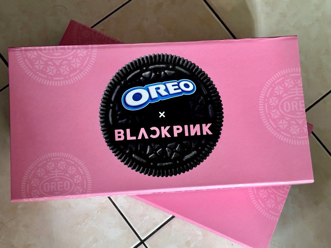 BLACKPINK x OREO limited bundle set with complete photo cards, Hobbies ...