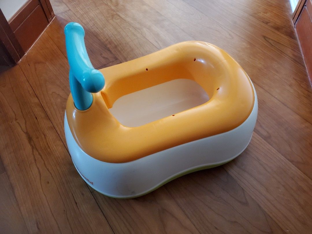 Combi potty training seat (including cover), 兒童＆孕婦用品, 洗澡及換尿片, 洗澡及換尿片 ...