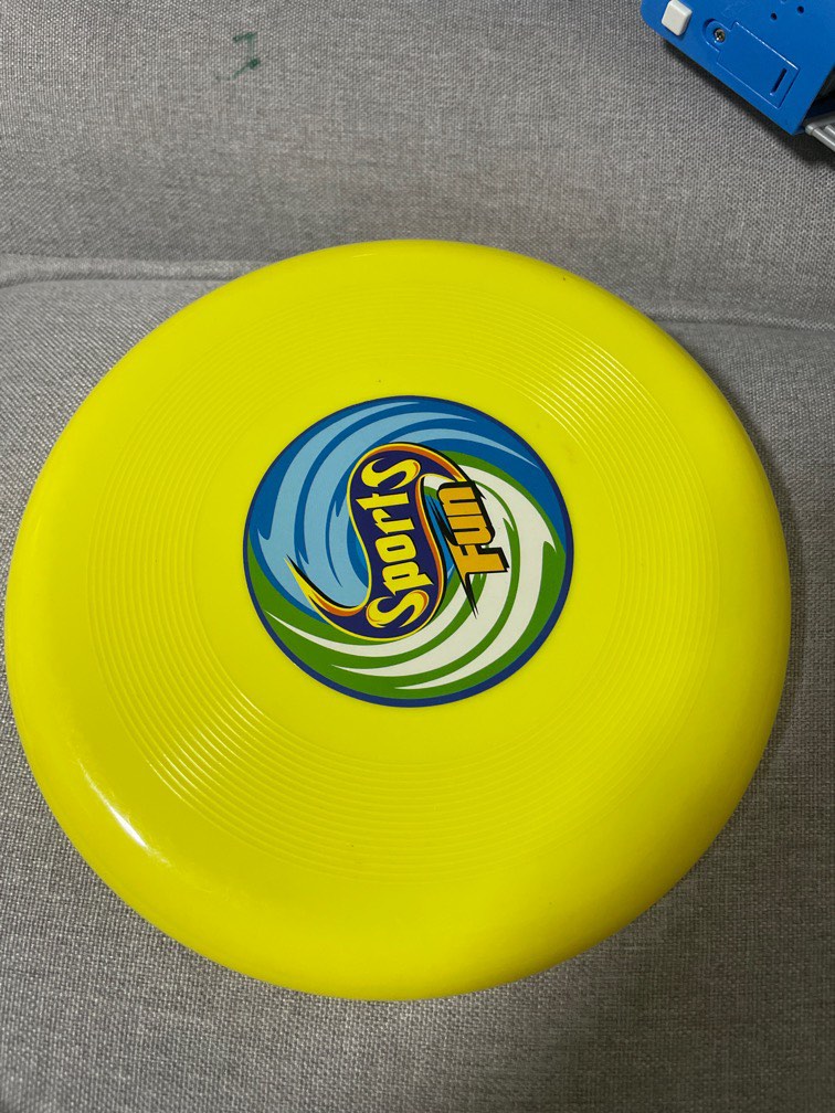 Frisbee, Hobbies & Toys, Toys & Games on Carousell
