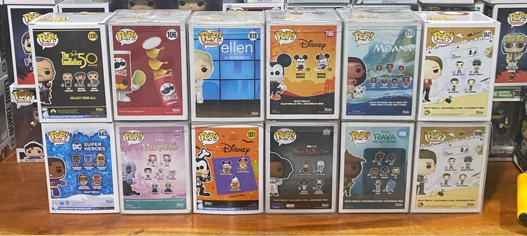 Funko Pop The Godfather, Ellen Degeneres, Mickey, Moana, The Office ...
