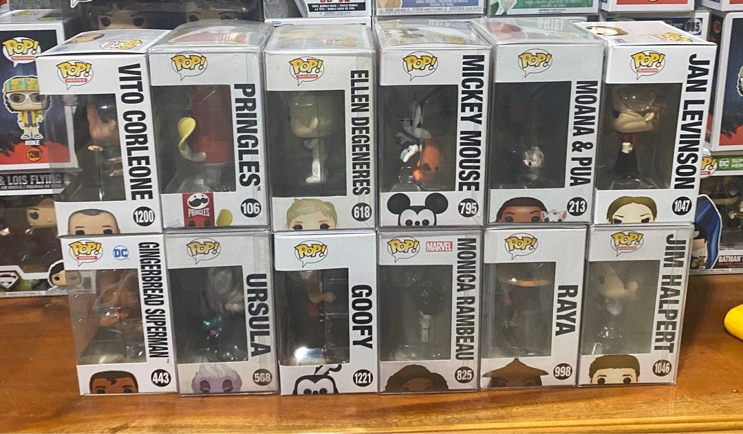 Funko Pop The Godfather, Ellen Degeneres, Mickey, Moana, The Office ...