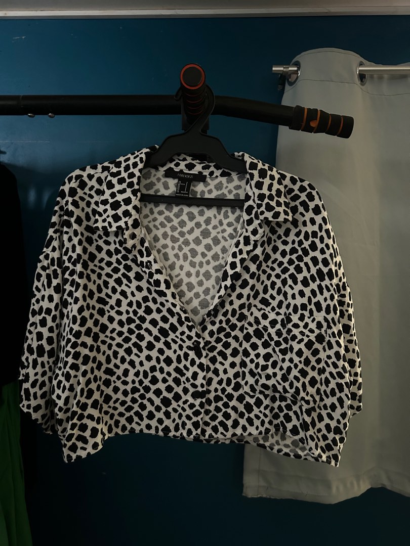 Hanging top, Women's Fashion, Tops, Blouses on Carousell
