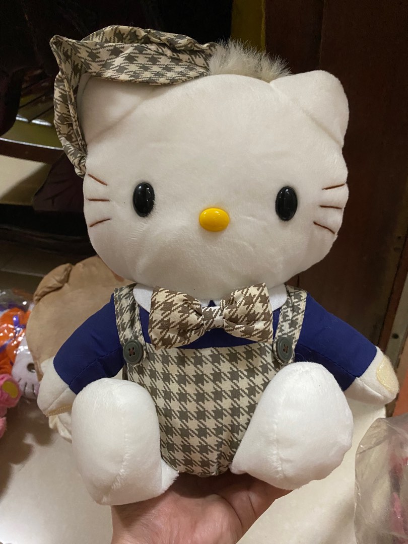 Hello kitty on Carousell