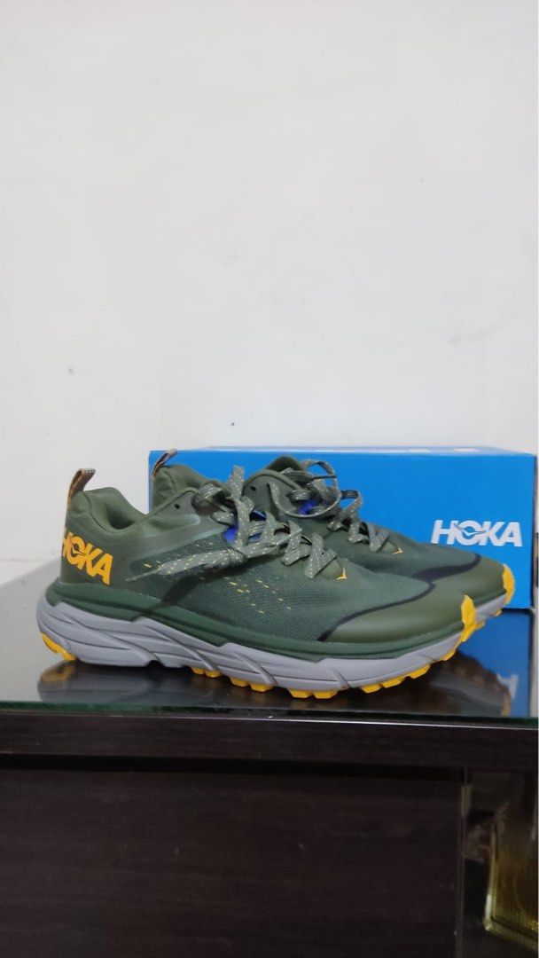 Hoka challanger atr 6 olive, Fesyen Pria, Sepatu , Sneakers di Carousell