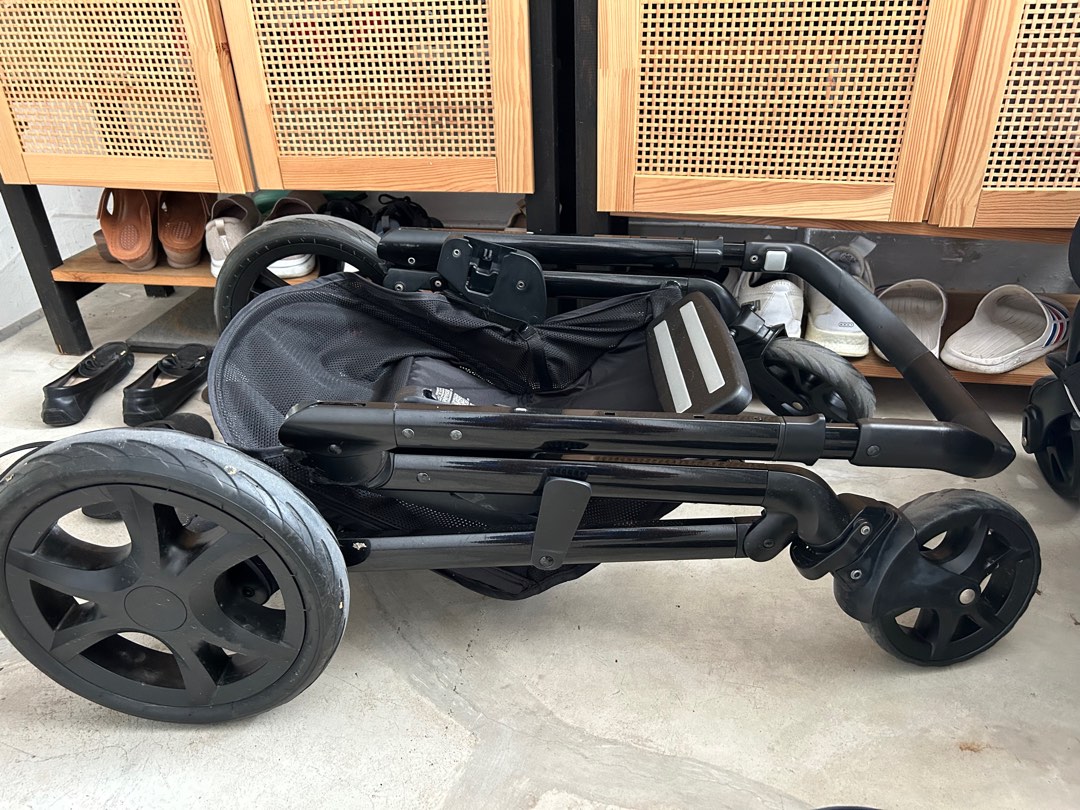 Joie Chrome 4in1 stroller, Babies & Kids, Going Out, Strollers on Carousell