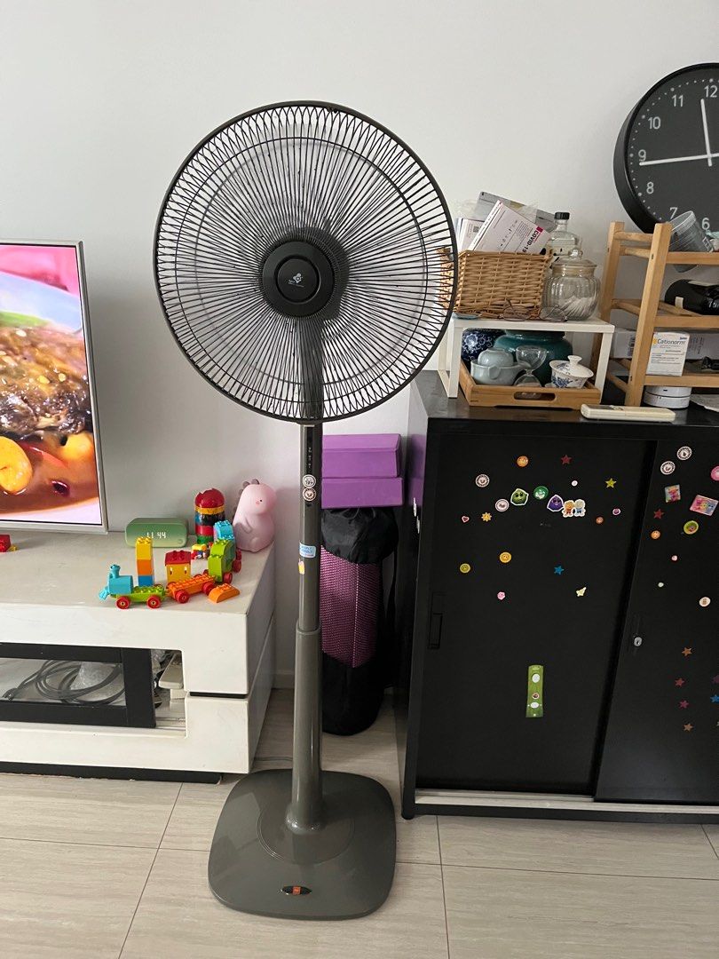 KDK Standing Fan with Natural Wind (Yuragi), Furniture & Home Living ...