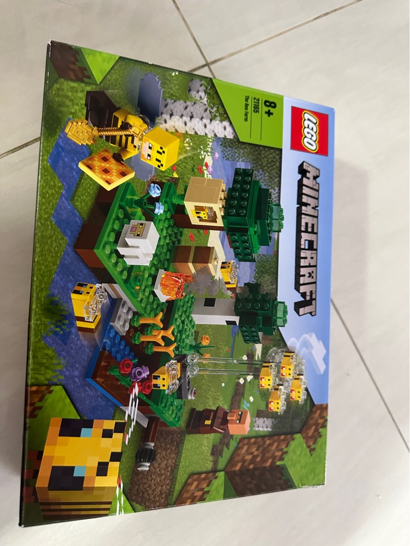 LEGO Minecraft : The Bee Farm (21165) + LEGO Minecraft : The Rabbit ...