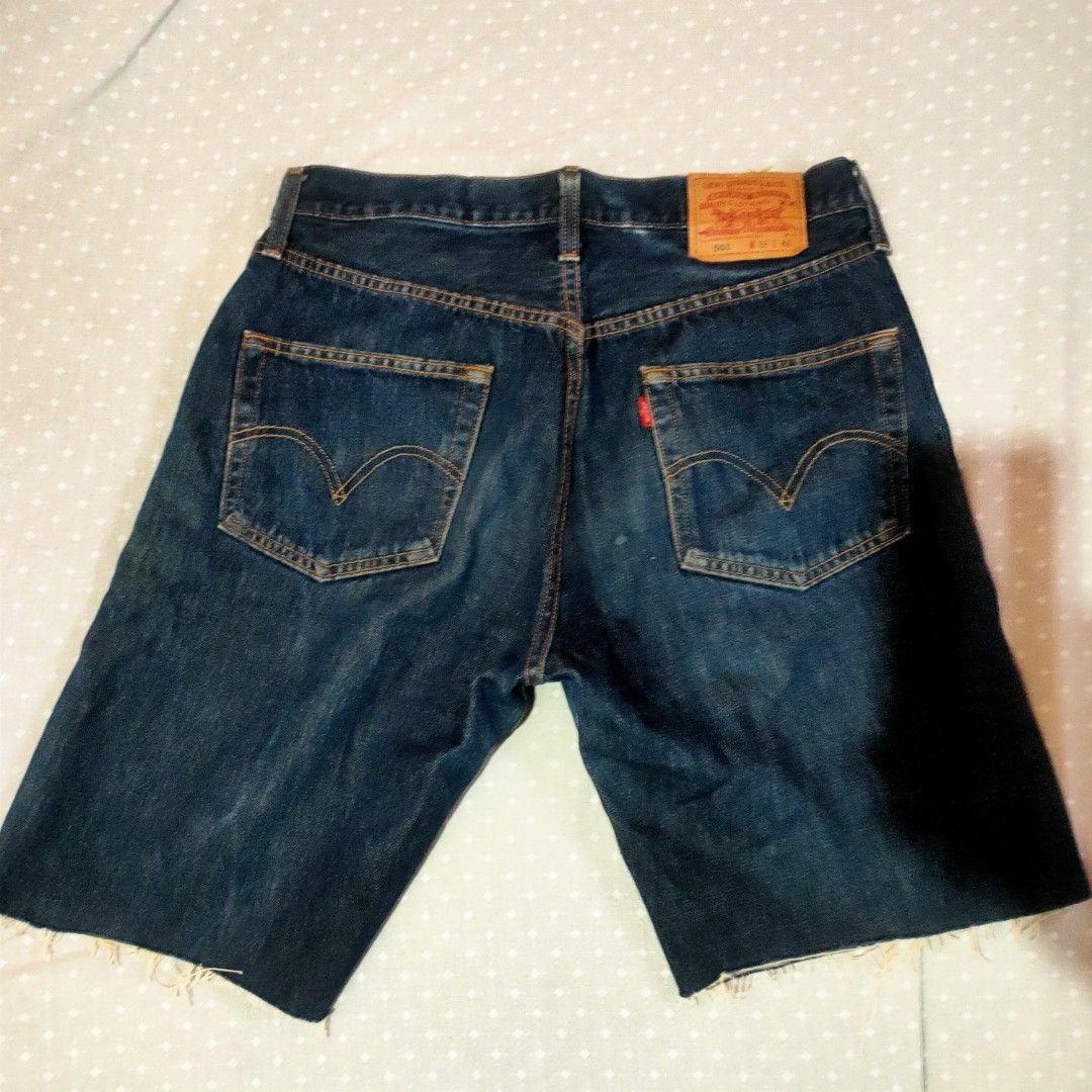 Levis 501 short, Men's Fashion, Bottoms, Shorts on Carousell
