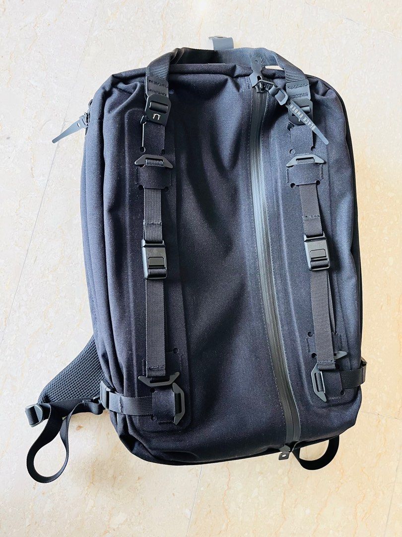 [FINAL REDUCTION] Hybrid travel backpack: Black Ember Forge Max 20L-30L ...