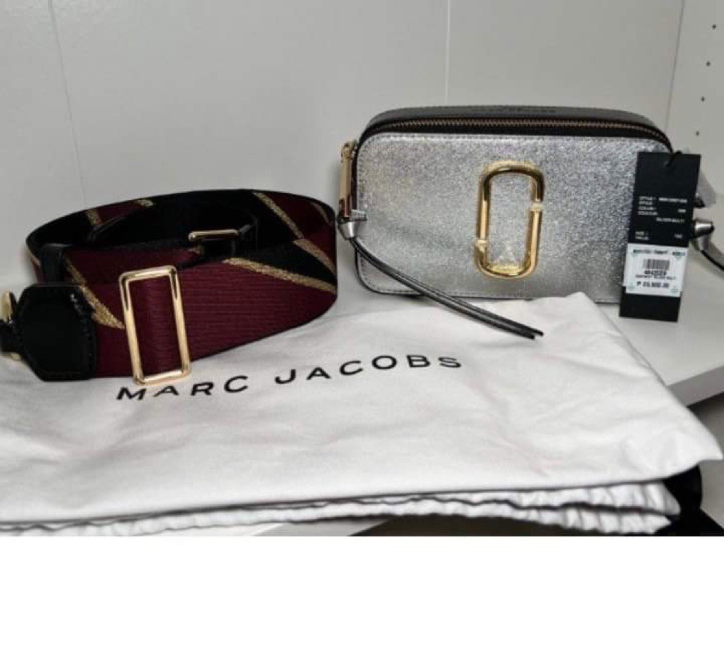 Marc Jacobs Snapshots Sling bag, Luxury, Bags & Wallets on Carousell