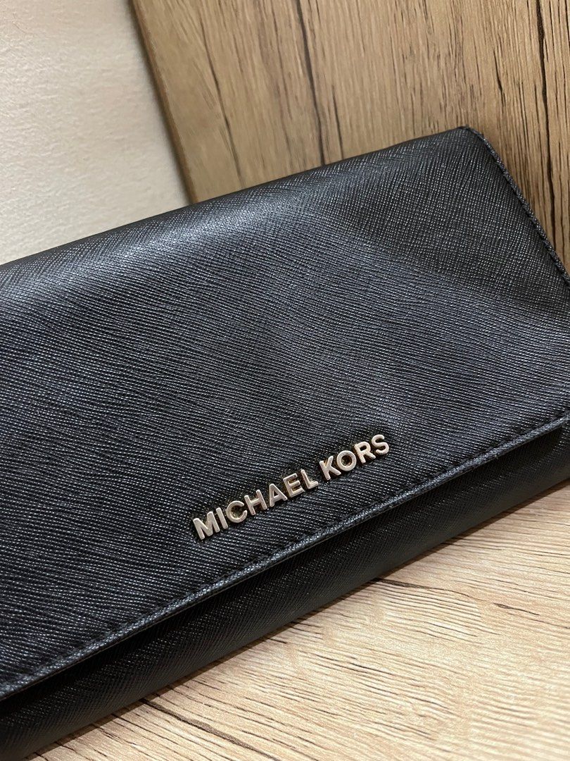 MK WOC斜背包, 名牌精品, 精品包與皮夾在旋轉拍賣