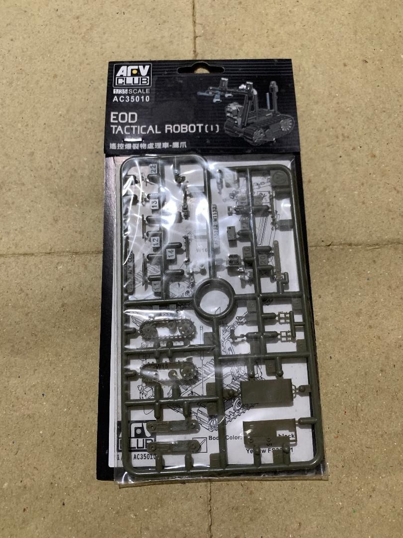 Model Kit: AFV CLUB: 1:35 Scale: EOD TACTICAL ROBOT, Hobbies & Toys ...