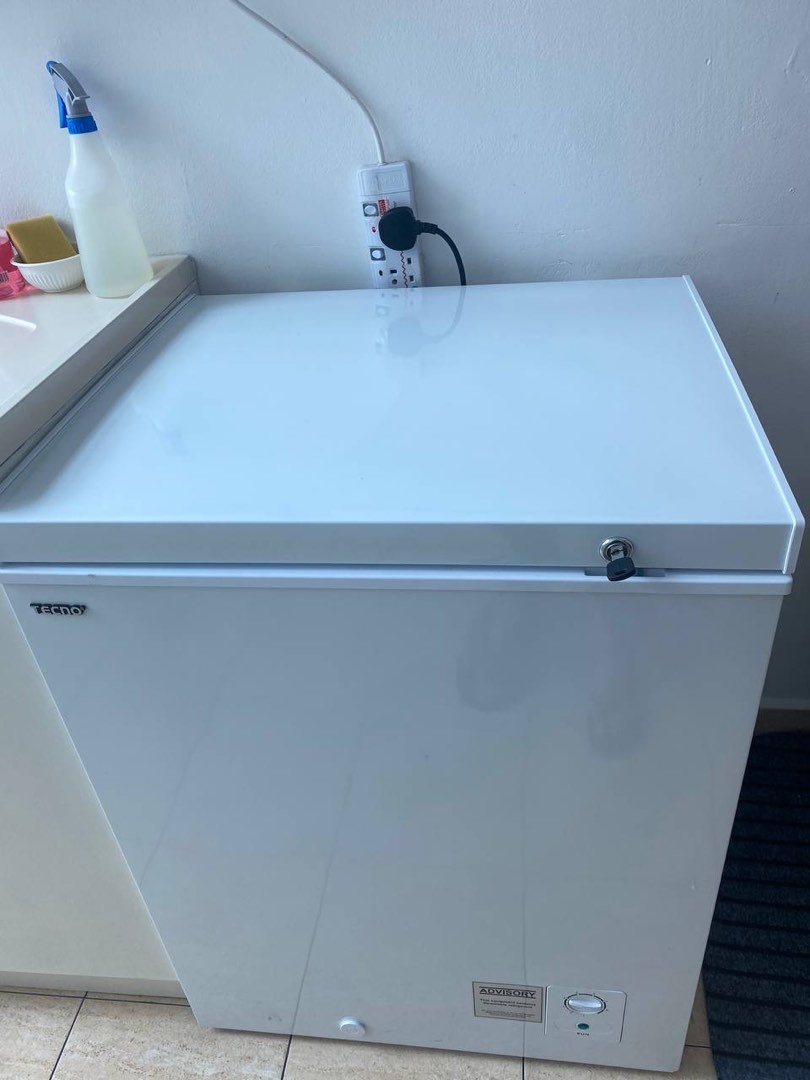 Office use freezer with lock (Use once), TV & Home Appliances, Kitchen ...