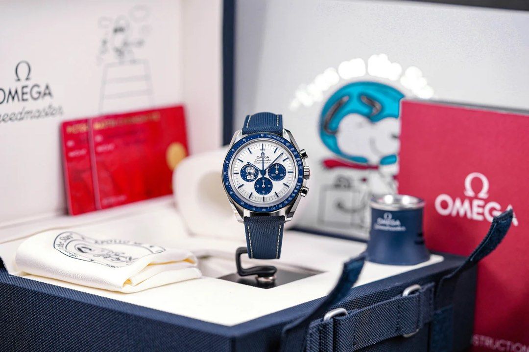 Omega Speedmaster Snoopy, Luxury, Watches on Carousell