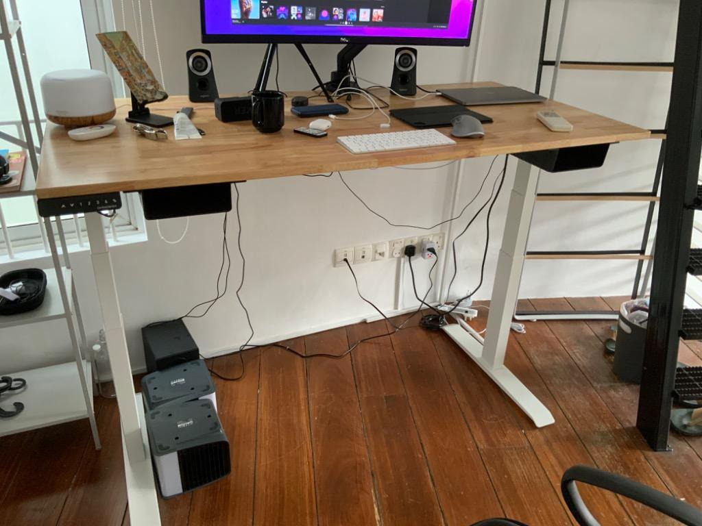 Omnidesk Pro 2020 Automatic Standing Desk (Wood finish, straight top ...