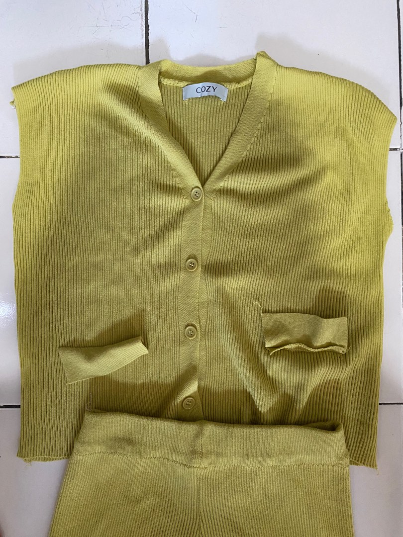 One set cozy lime celana panjang lengan kensi, Fesyen Wanita, Pakaian ...