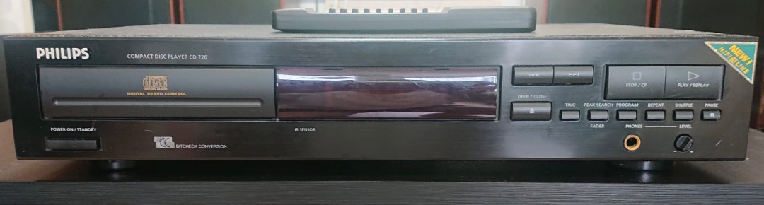 Philips CD720 CD Player, 家庭電器, 電視 & 其他娛樂, 藍光及播放器 - Carousell