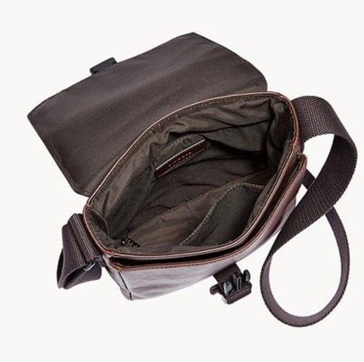 PREORDER FOSSIL WESTON CARRIER SLING BAG 1002, Men's Fashion, Bags ...