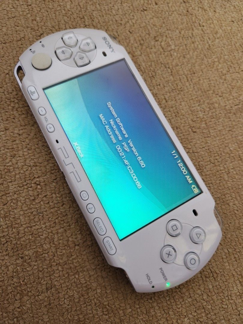 PSP 3000 Silver and Pearl White, Video Gaming, Video Game Consoles ...
