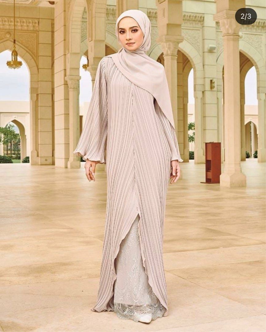 Qiszar Pleated Abaya - Nude/Brown, Women's Fashion, Muslimah Fashion ...