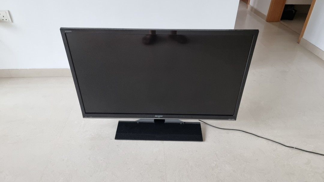 Sharp aquos LED TV 39", TV & Home Appliances, TV & Entertainment, TV on ...