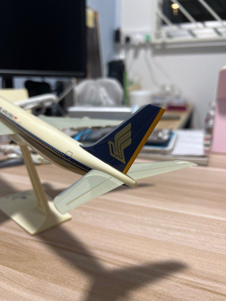 SIA Aircraft Model A340-500, Hobbies & Toys, Toys & Games on Carousell