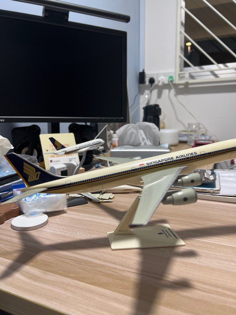 SIA Aircraft Model A340-500, Hobbies & Toys, Toys & Games on Carousell