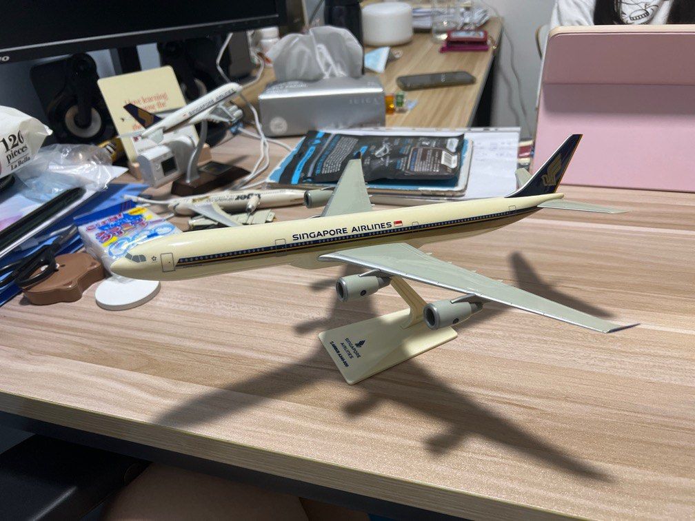 SIA Aircraft Model A340-500, Hobbies & Toys, Toys & Games on Carousell