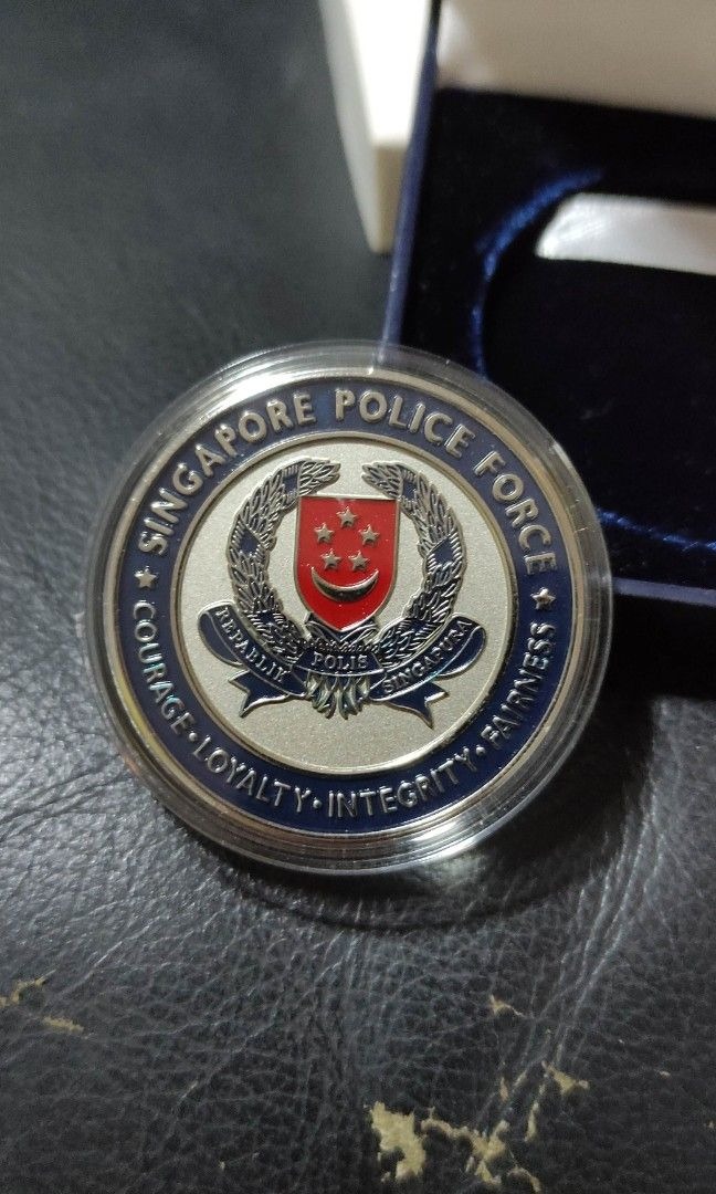 Singapore Police Force SPF Coin (Old Logo), Hobbies & Toys, Memorabilia ...