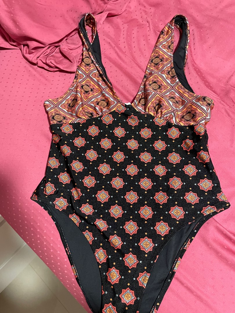 Revolve one-piece swimsuit, Women's Fashion, Swimwear, Bikinis ...