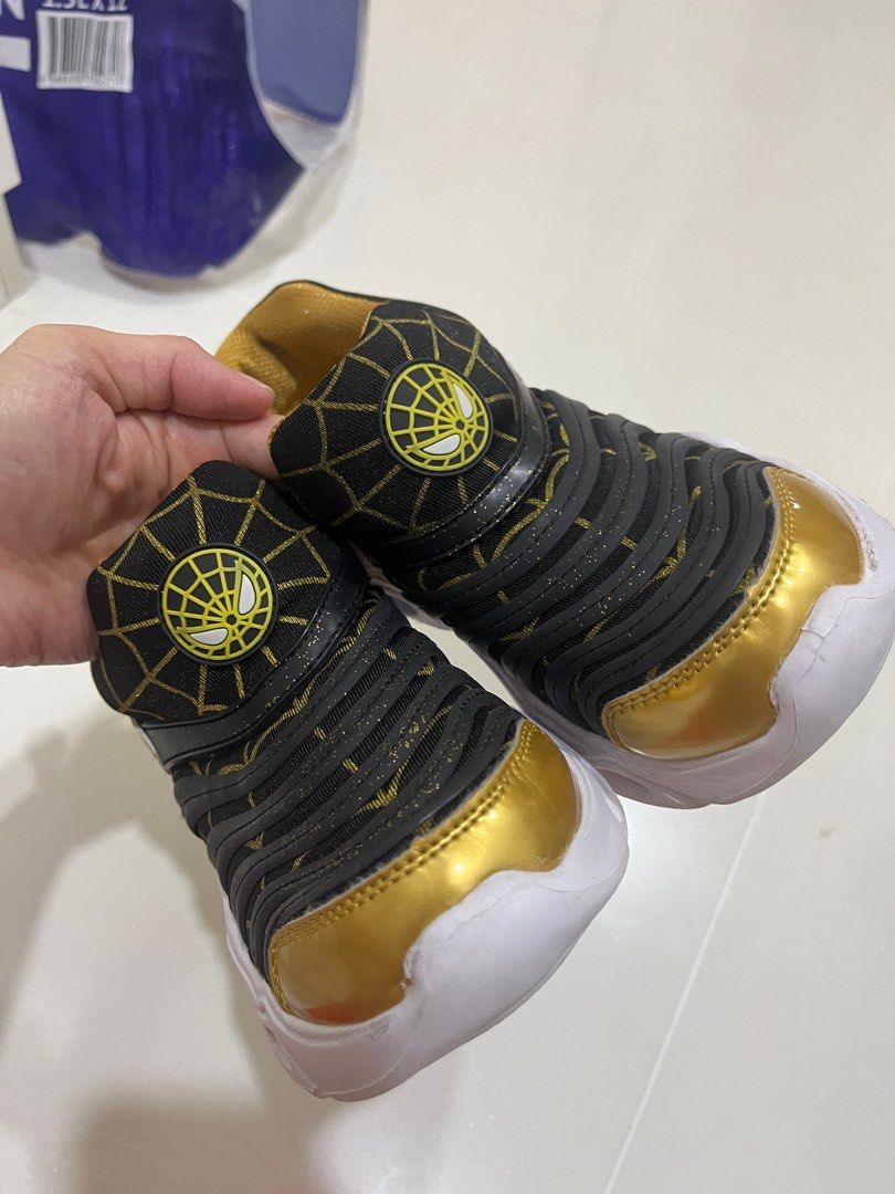 Spider-Man lightning shoes, Babies & Kids, Babies & Kids Fashion on ...