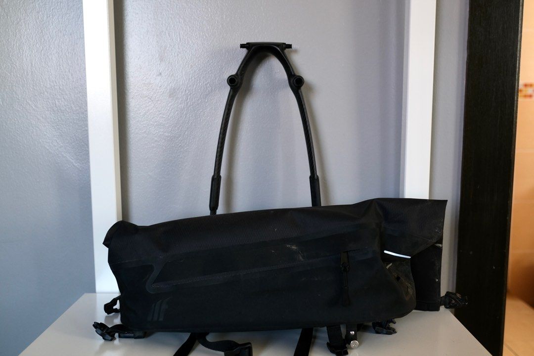 Tailfin Carbon Rack with Trunk Top Bag, Sports Equipment, Bicycles ...