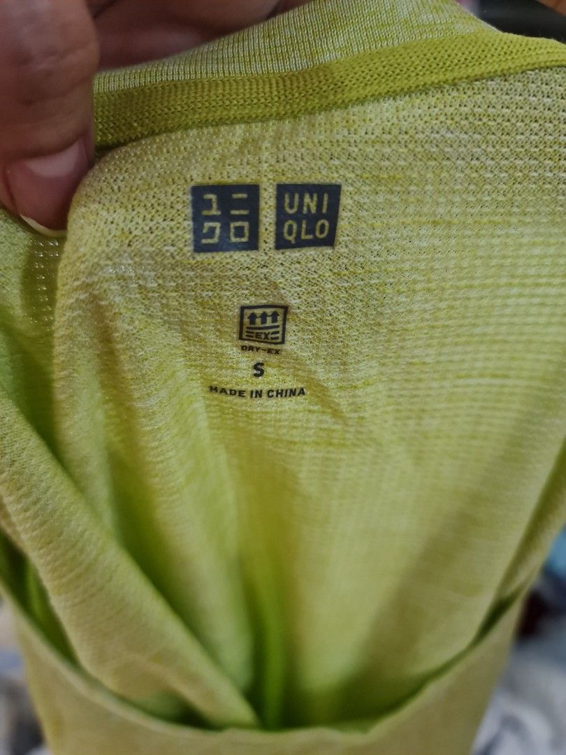 Uniqlo Airism Shirt, Women's Fashion, Tops, Shirts on Carousell