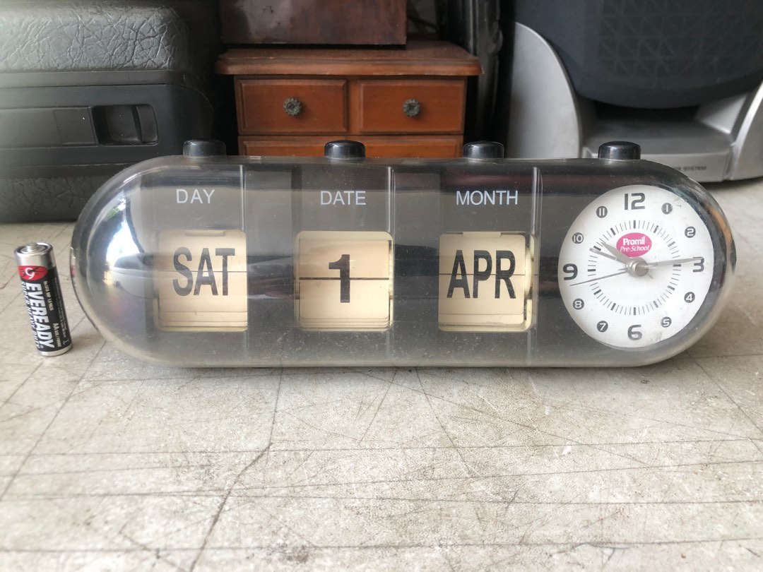 Vintage Retro Table Clock Manual Flip Down Day Date, Furniture & Home ...
