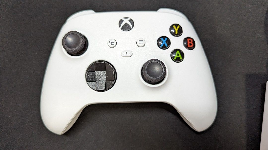 Xbox controller white model 1914 wireless, Video Gaming, Gaming ...