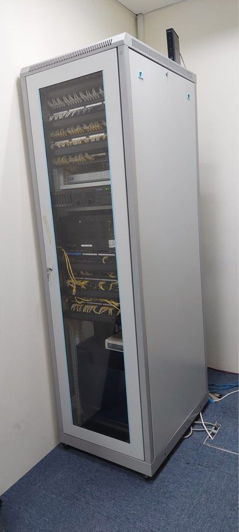 42 u Server Rack 600 by 800, Computers & Tech, Office & Business ...