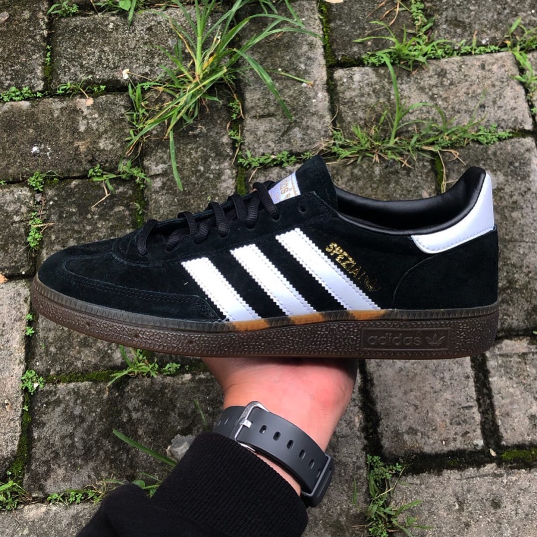 Adidas Handball Spezial, Fesyen Pria, Sepatu , Sneakers di Carousell