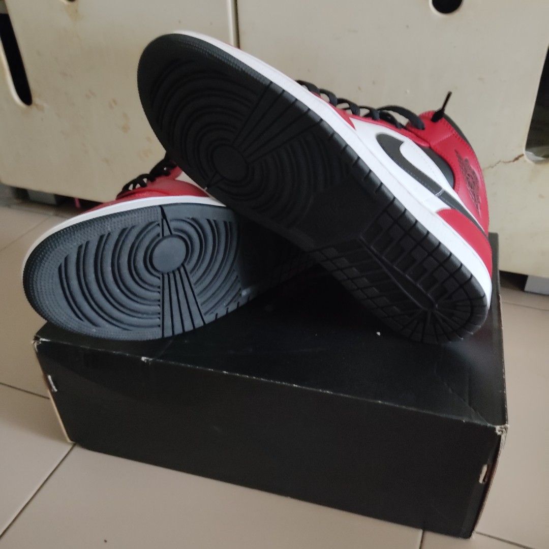 Air Jordan 1 Chicago Black Toe, Men's Fashion, Footwear, Sneakers on ...