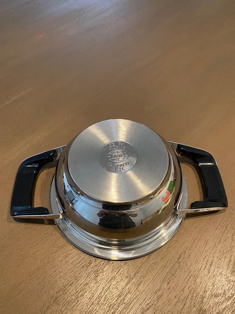 AMC pot, Furniture & Home Living, Kitchenware & Tableware, Cookware ...