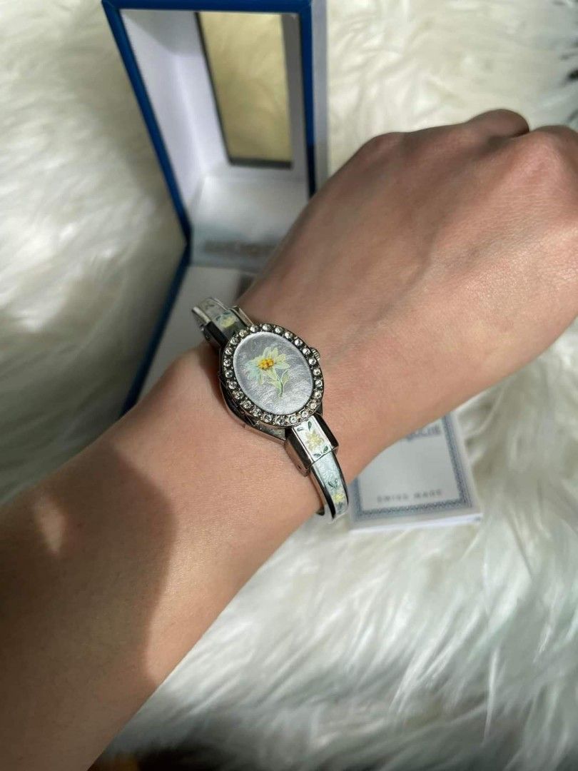 Andre Mouche Swiss Cameo Watch, Women's Fashion, Watches & Accessories ...