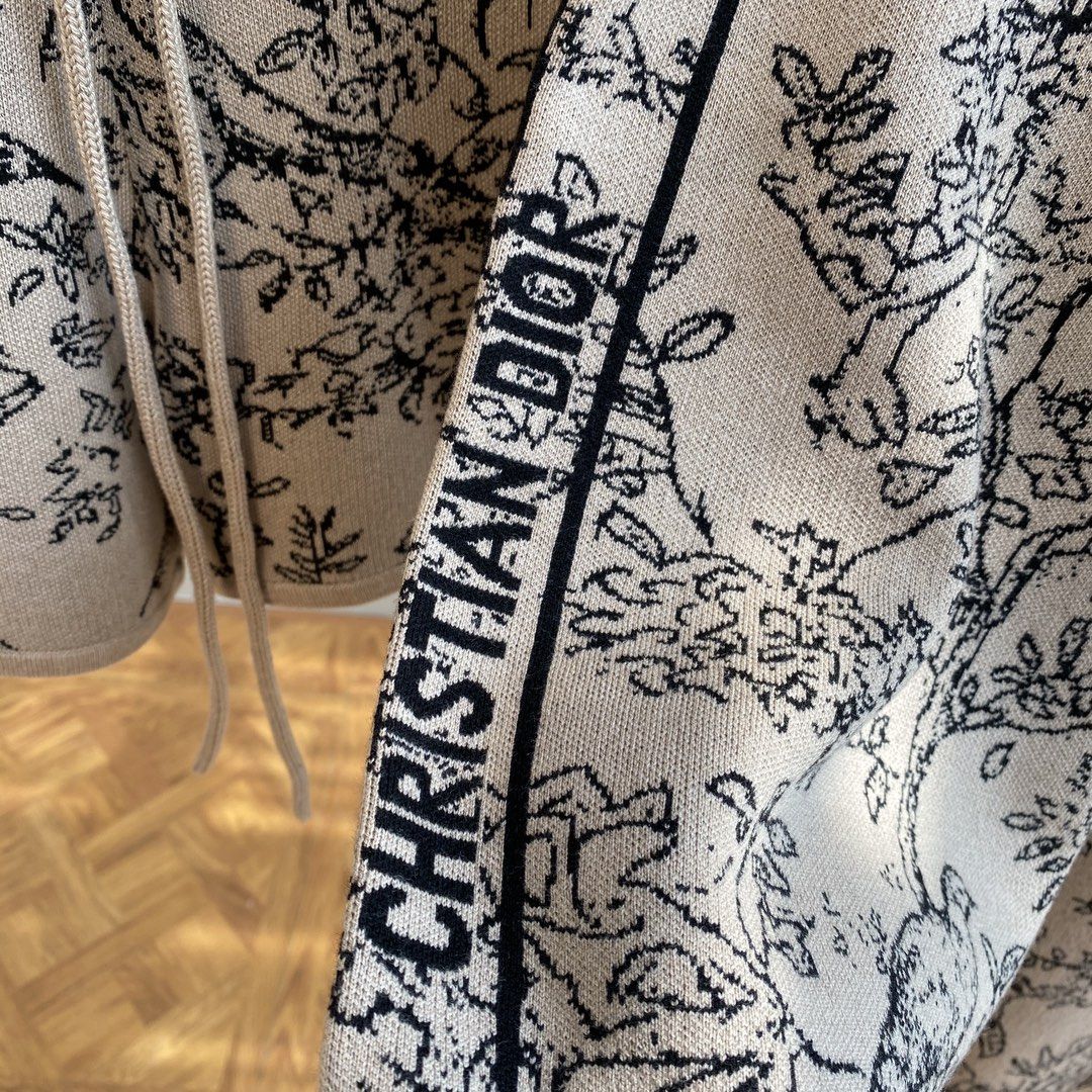 Authentic dior jungle world series sets, Women's Fashion, Bottoms ...