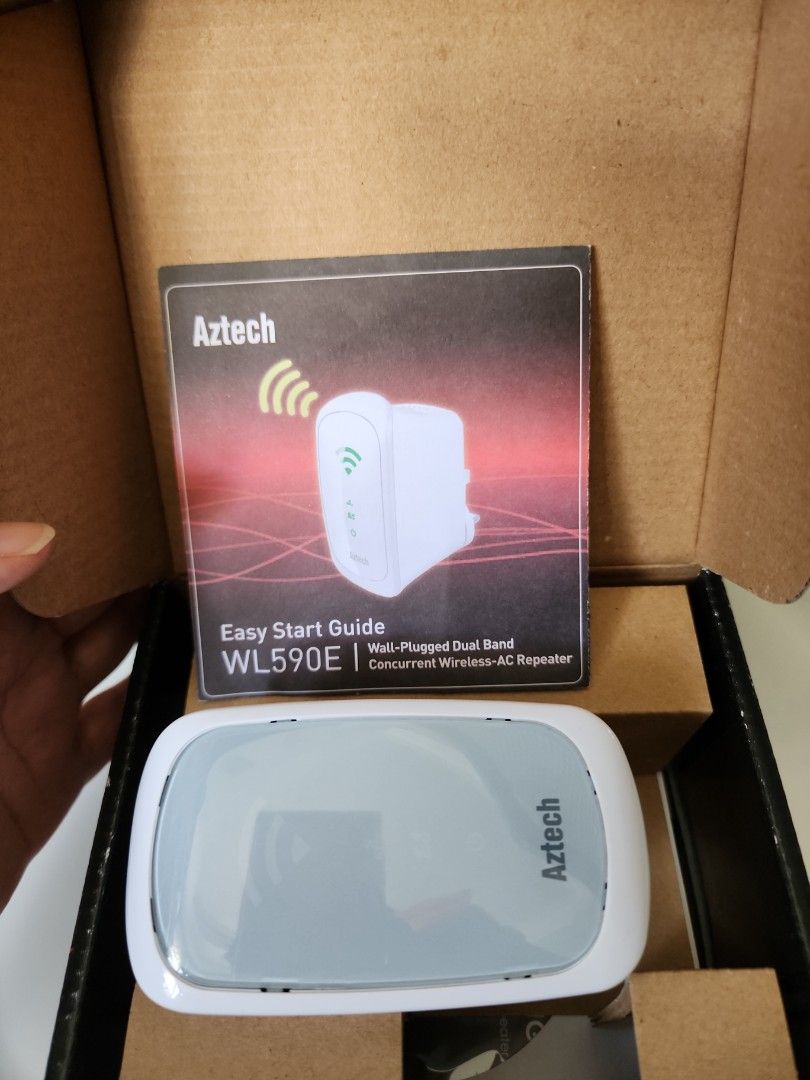 Aztech WL590E wireless AC Repeater, TV & Home Appliances, Electrical ...